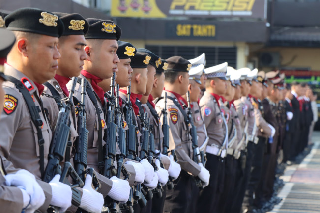 HUT Bhayangkara Polri, 82 Personel Polrestabes Medan Terima Penghargaan