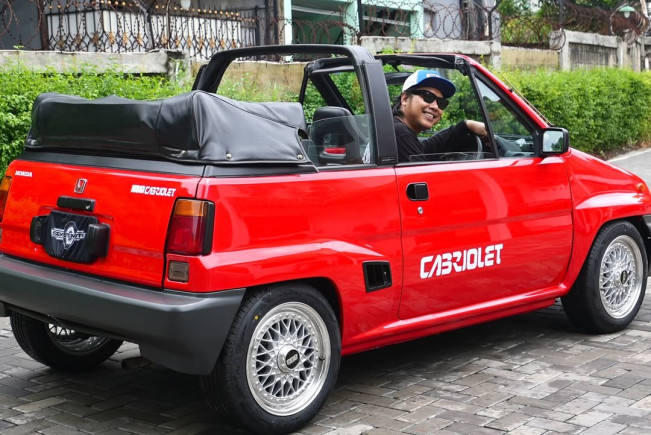 Biografi dan Agama Gofar Hilman, Pro Kontra Gantikan Praz Teguh Host PWK